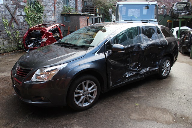 Toyota Avensis Tailgate Spoiler - Rear End Parts - Toyota Avensis 2011 ...